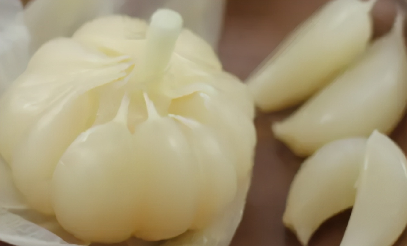 When pickling sugar garlic, don't just add sweet and sour, add 1 more ...