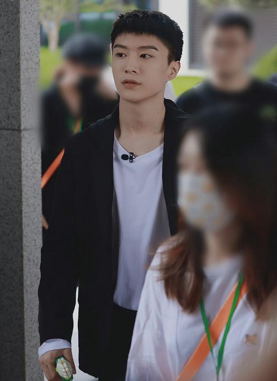 Fan Chengcheng's new variety show started shooting, and the Reuters ...