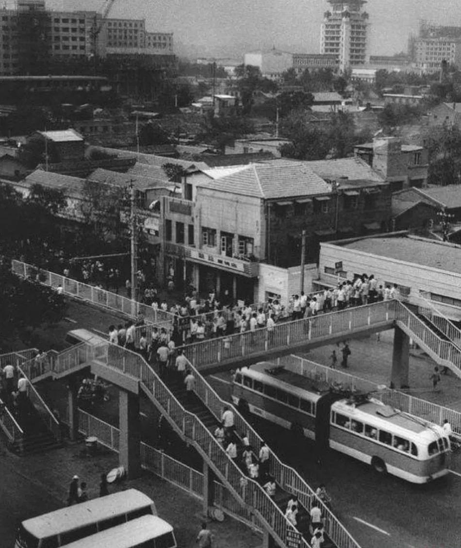 27 photos of Beijing in 1981 - iNEWS