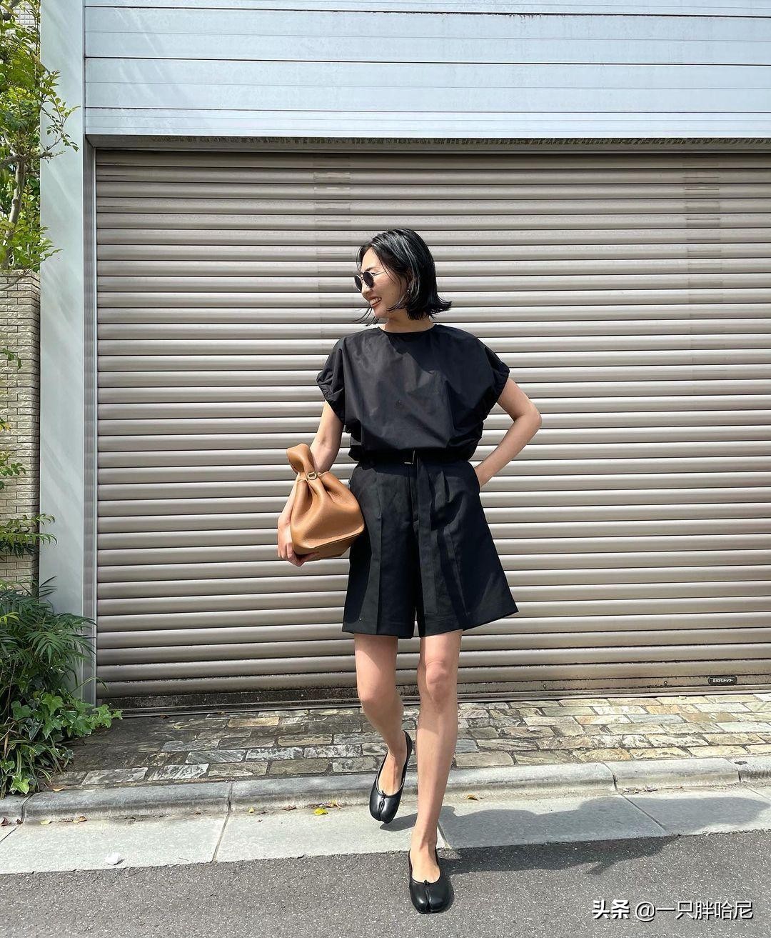 How to wear minimalist style?Japanese women wear the most advanced ...