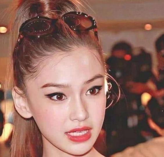 In the baby show, you accidentally squeeze your chin, and the state of ...