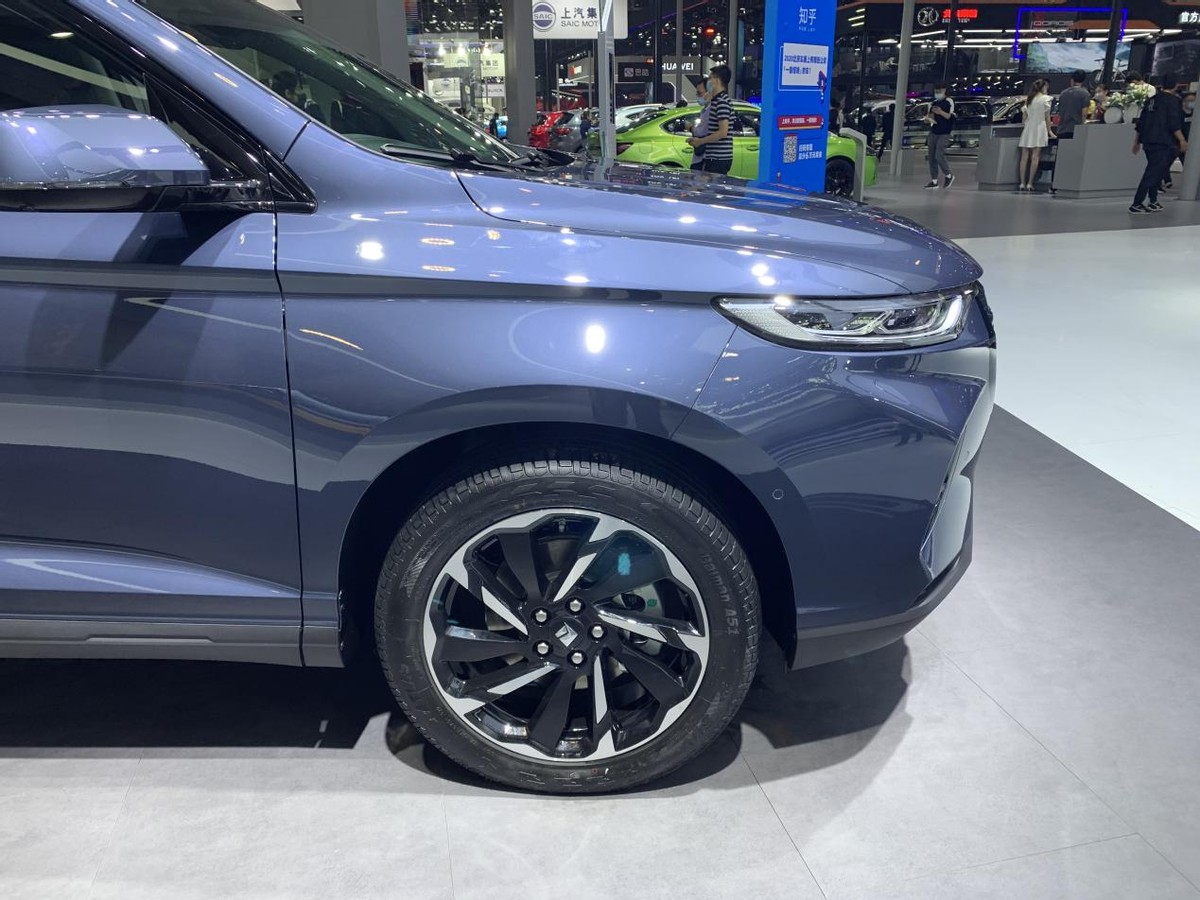 The new Baojun RS-7, which is positioned as a medium and large SUV ...