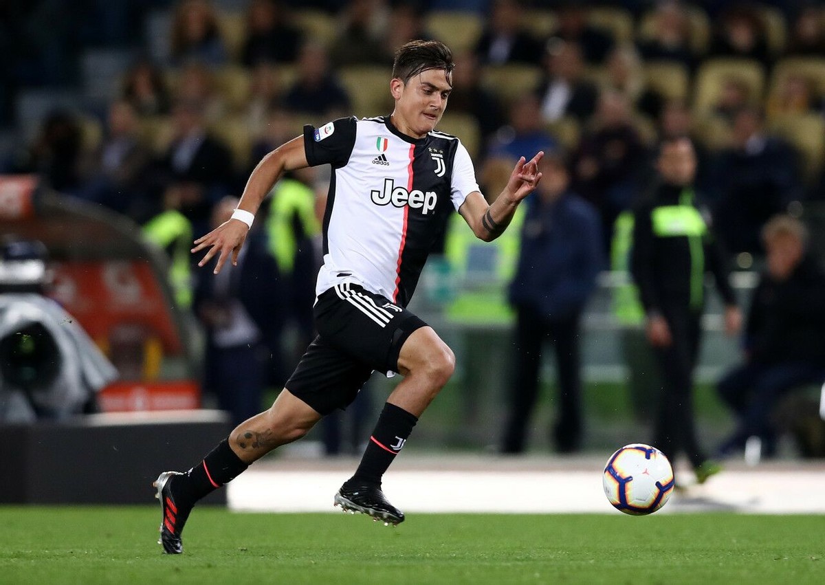 Dibara from the team, Juventus PK Red Black Legion grabs the security ...