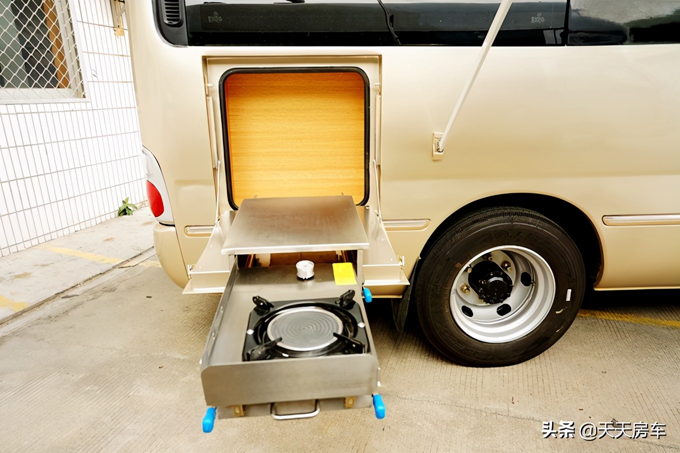 Bigger than MPV, more powerful, more practical! Check out the Coaster ...