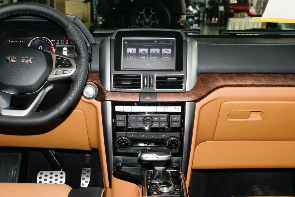The cool and domineering BJ80 - iNEWS