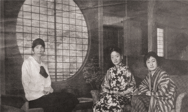 The life of "Queen Wanrong": addicted to opium and waited for the child ...