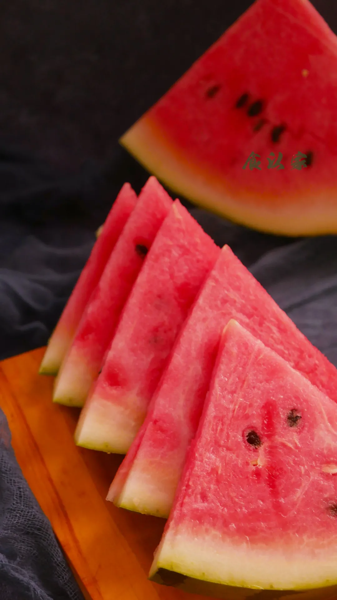 Watermelon diet therapy for clearing heat and nourishing yin and body ...