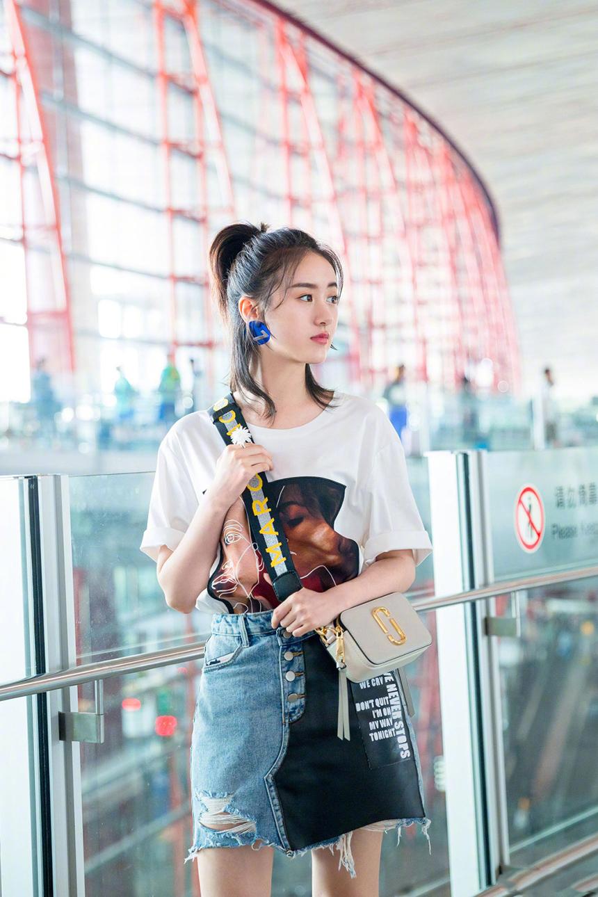 Yuan Bingyan is beautiful and beautiful - iNEWS