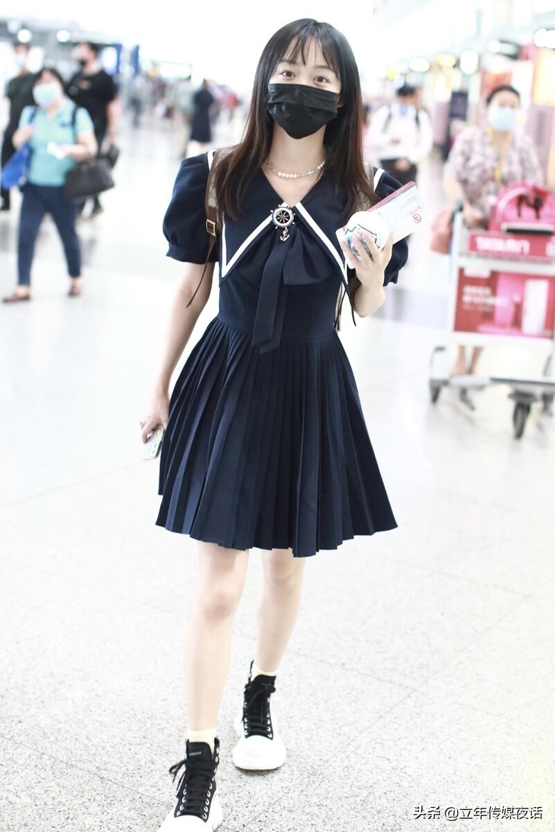 He Hongshan, "A Qiang on the Street", "The Jumping and Beautiful", "The ...