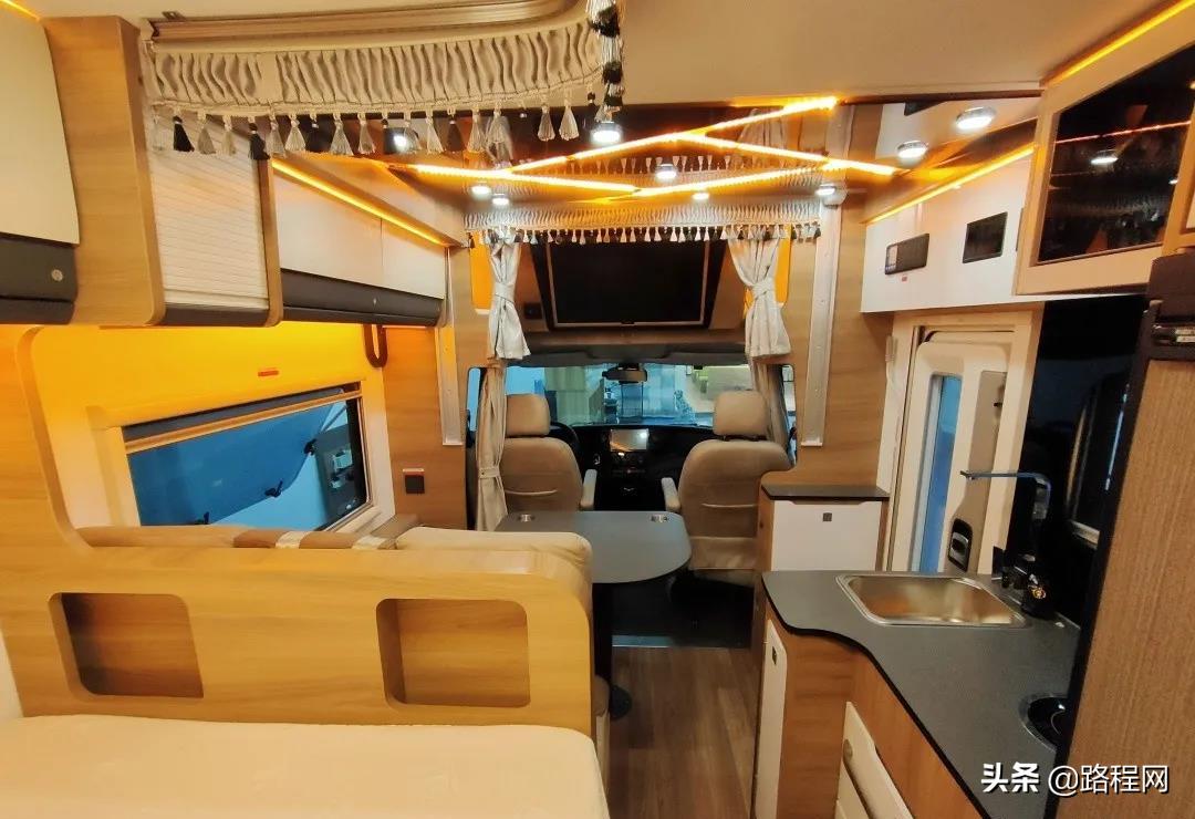 The new Flying God Cairns Z63 touring car, with high-profile appearance ...