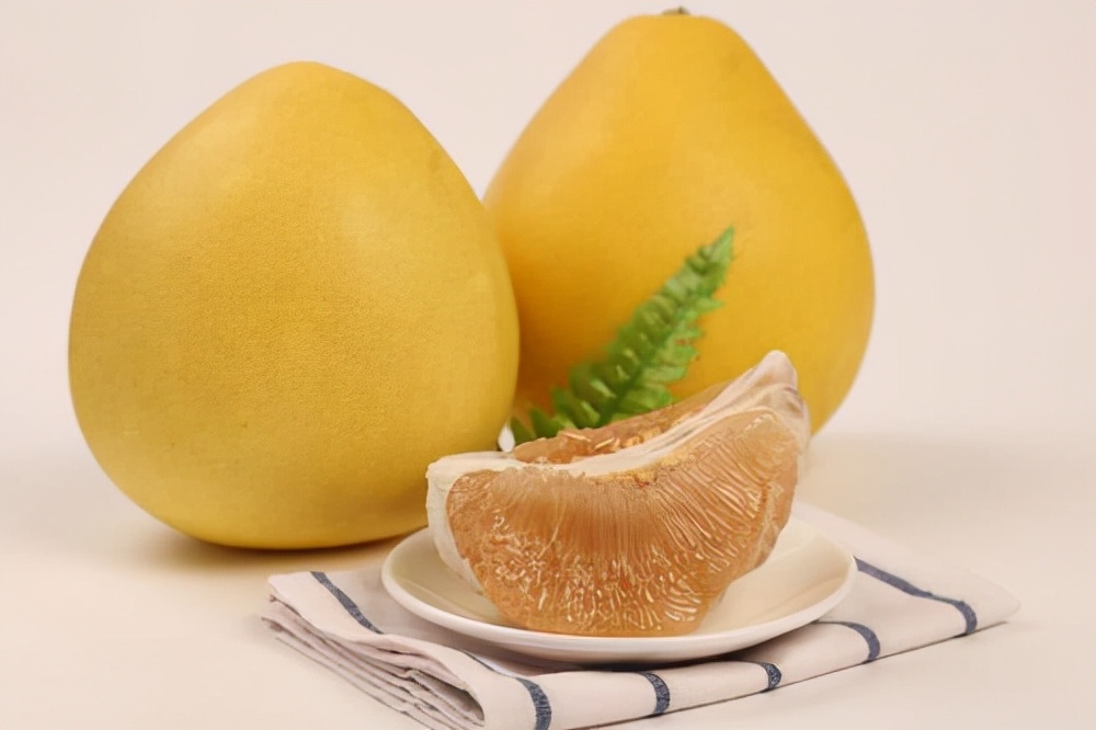 There are many benefits to eating grapefruit after autumn, but these ...