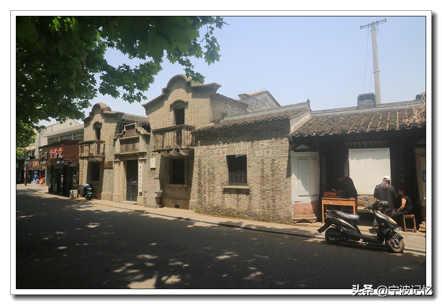 Walk into Daqitou, and look for the former residence of ship king Gu ...