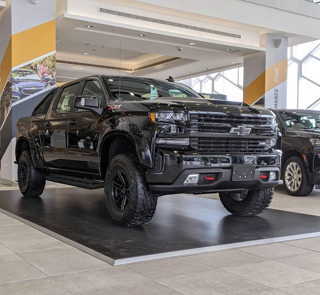 Raptor's new rival, Chevrolet Silverado Special Edition, equipped with ...