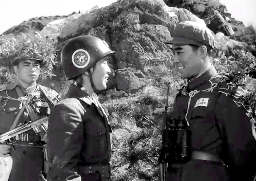 He is Cui Kai, the deputy head of "Fighting the Invaders" and Deng Bin ...