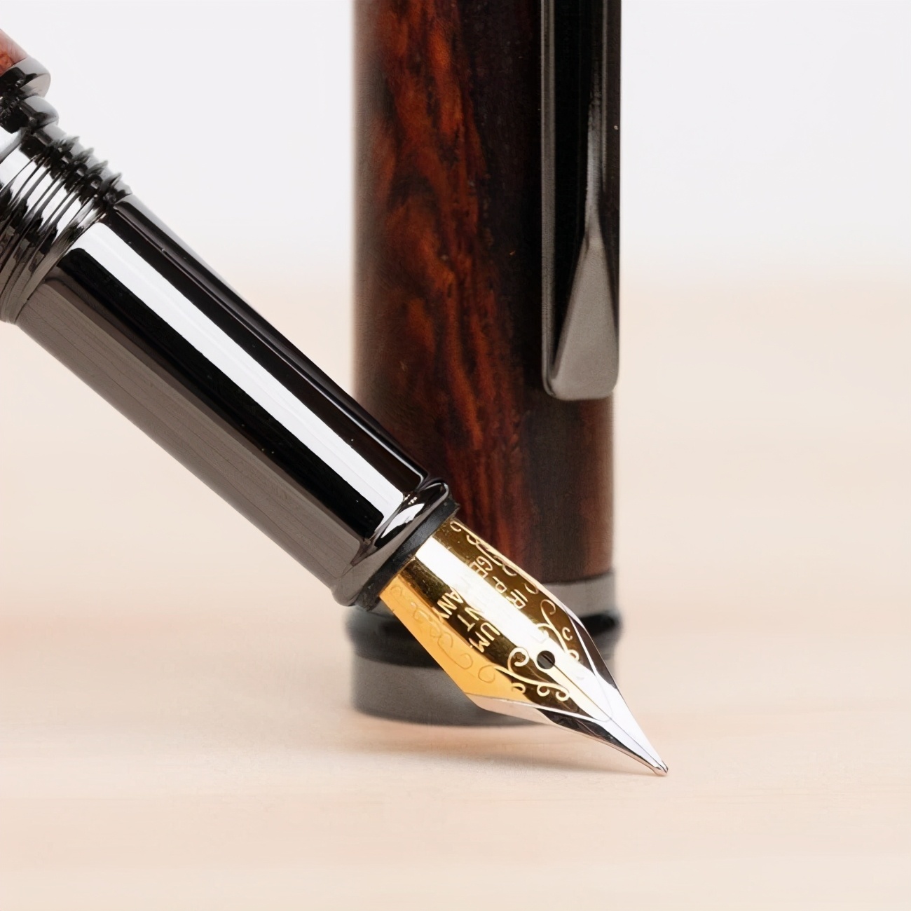 The love pen of "30-year-old virgin" became popular! The price of close ...