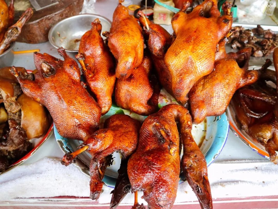 In Sichuan, you should eat duck during the holidays! - iNEWS