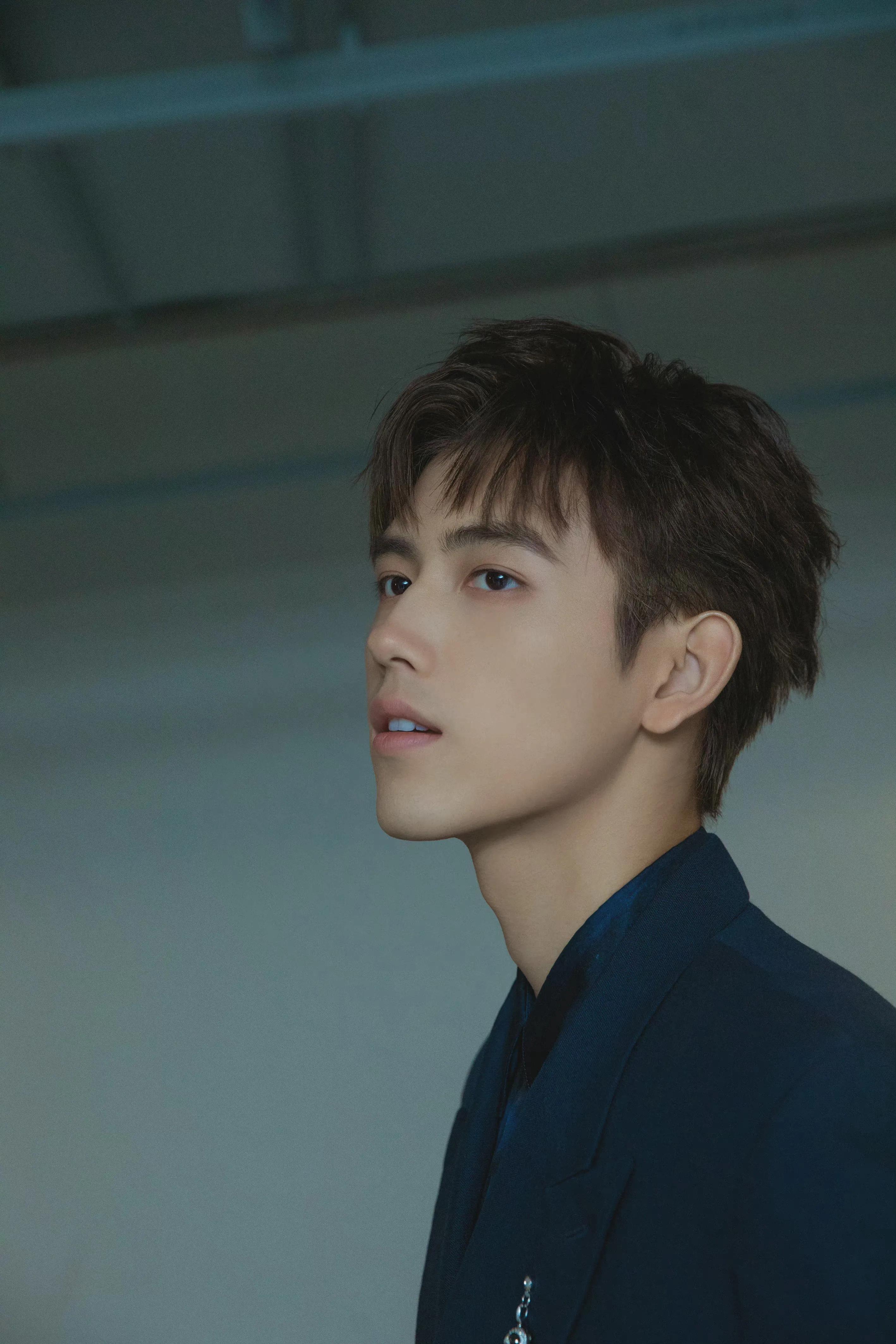 Chen Feiyu's looks and figure are amazing, handsome guys really have a ...