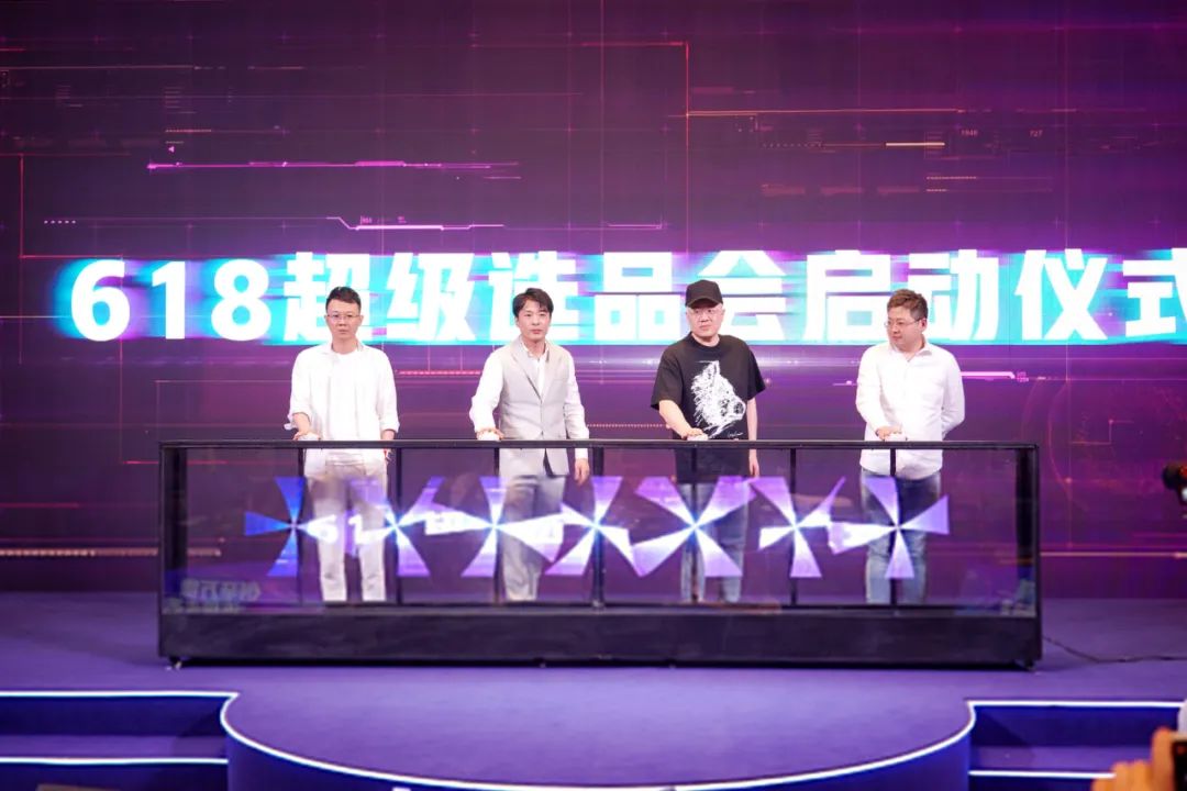 What does Xin Xuan rely on to become the leading agency of live ...