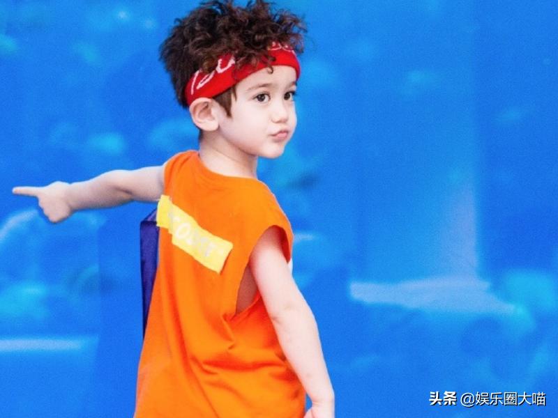 I thought that Zhou Jiacheng's appearance was exquisite enough, and ...
