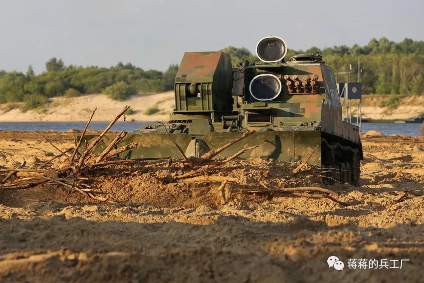 71 Group Army GCZ-112 multi-purpose crawler engineering vehicle ...