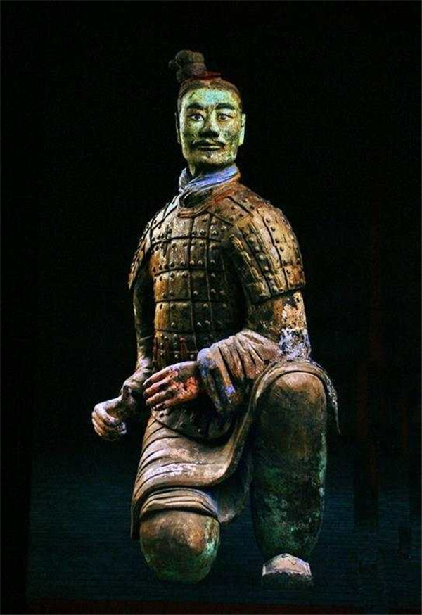The color of the armor of the terracotta warriors and horses has been ...
