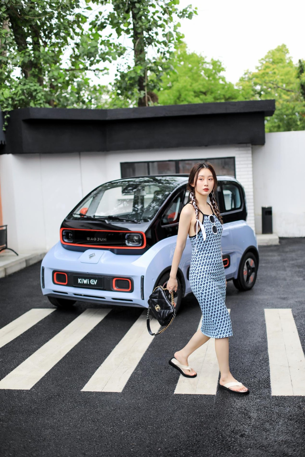 Rear-mounted rear-drive motor layout, battery life 305KM Baojun KiWi EV ...