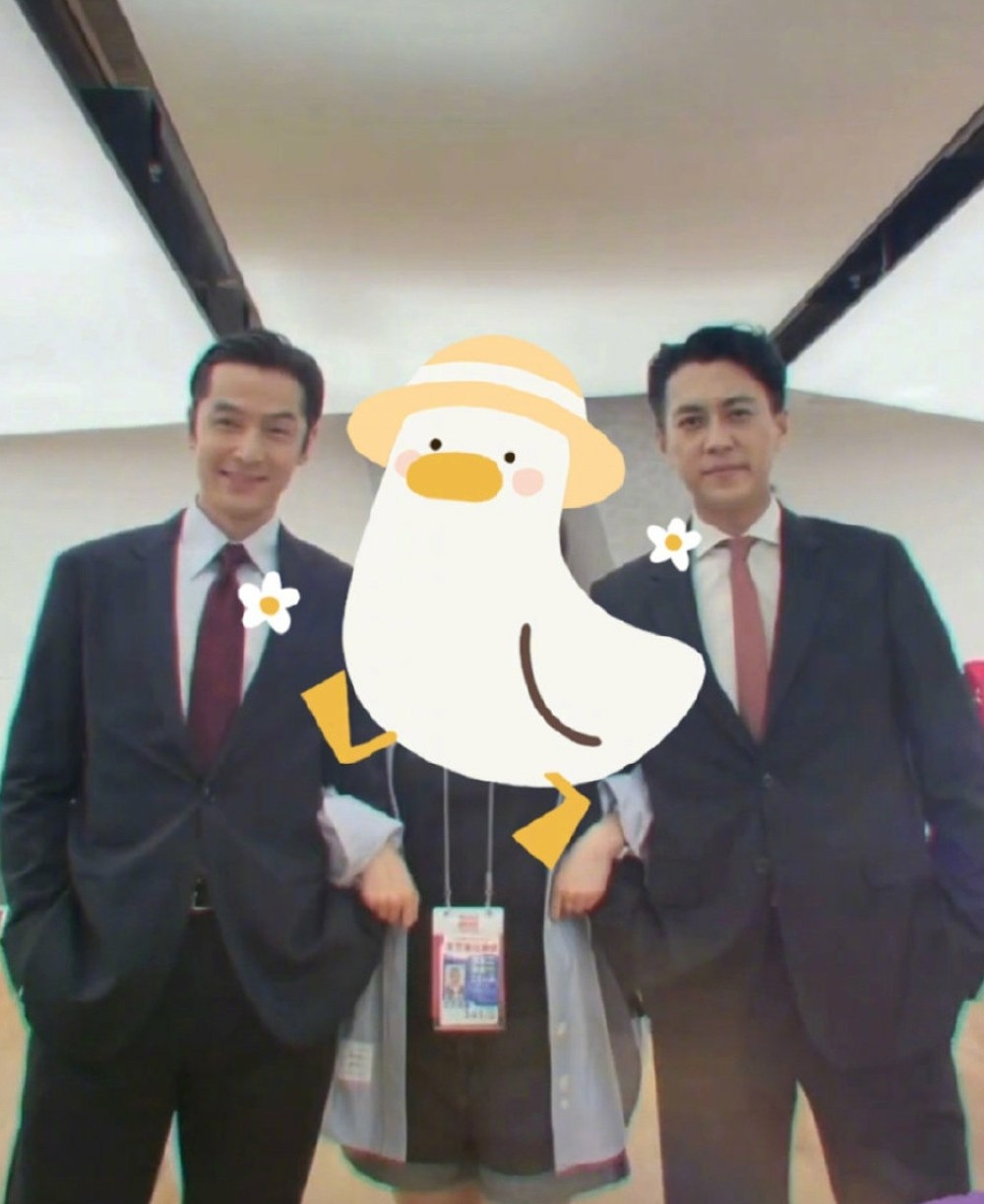 Group photo of Hu Ge Jin Donghan!The two male gods are more handsome ...