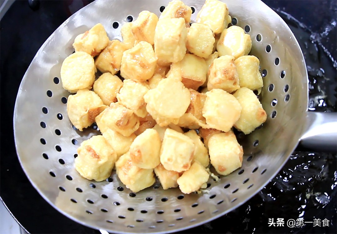 The traditional old dish "drag tofu", unique cooking skills, the tofu ...