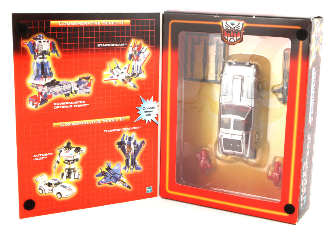 What color are the blue thunderbolt and silver thunderbolt in ...