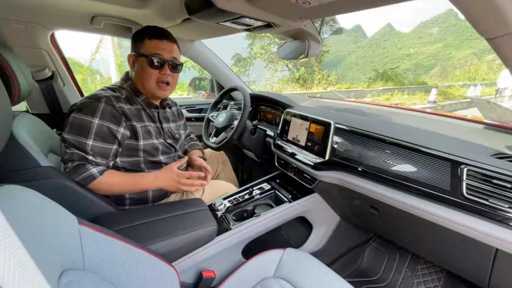 Re-evolved big man digital SAIC Volkswagen Touron X - iNEWS