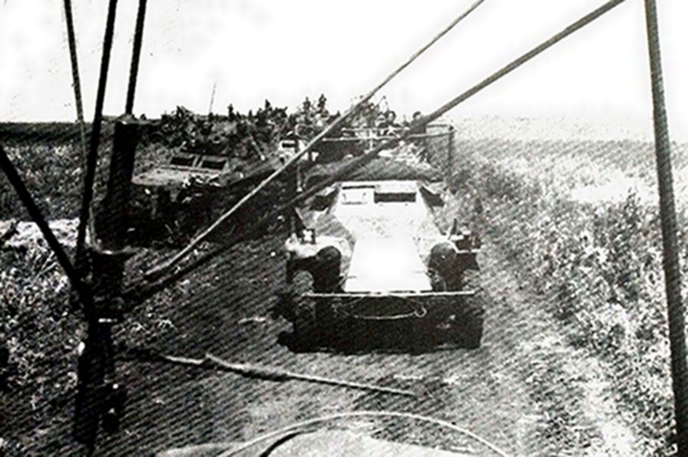 The Sdkfz series 4-wheeled armored communication vehicle of the German ...