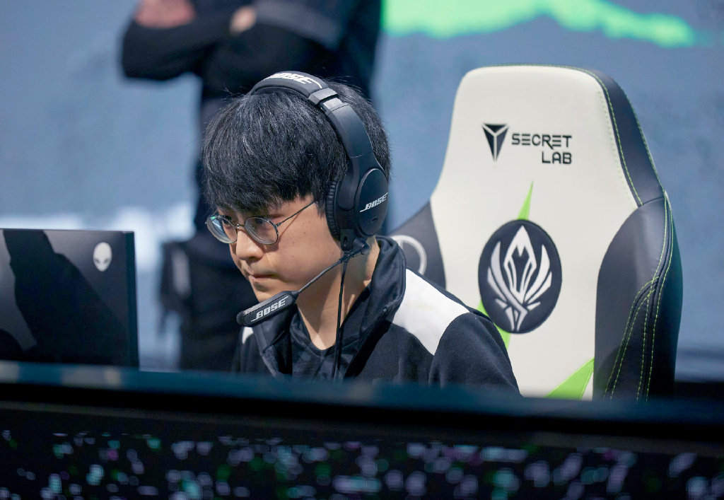 ShowMaker: I want to play against the LPL team!Defeated Faker in the S11 final - iNEWS