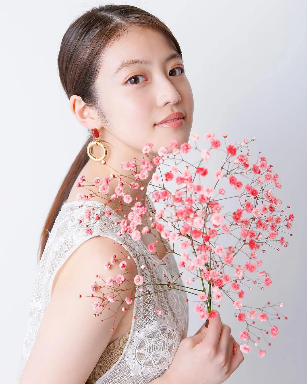 Japanese beauty actress Mio Imada is known as Fukuoka's first beautiful ...