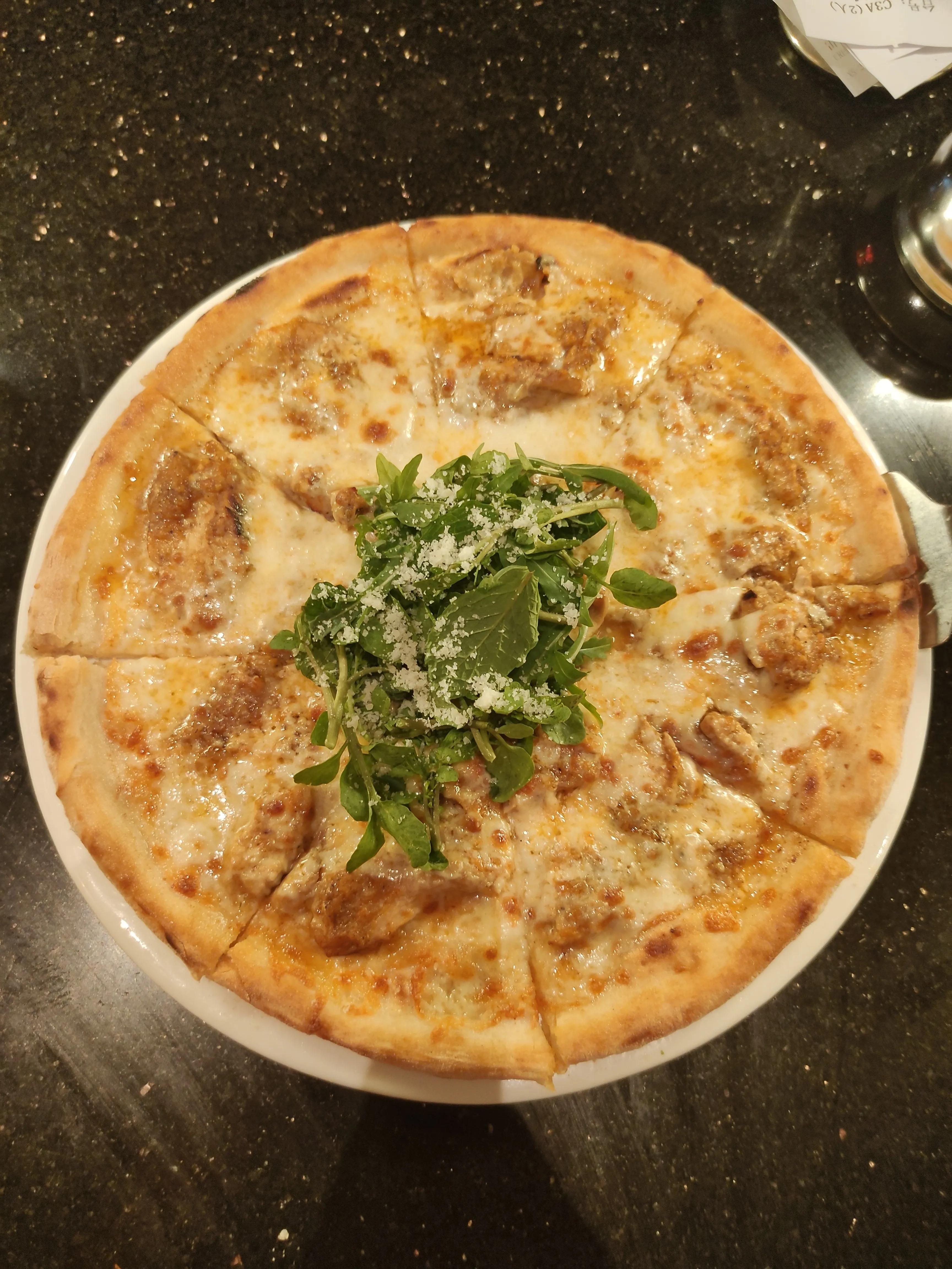 Neapolitan Chicken Curry Pizza - iNEWS
