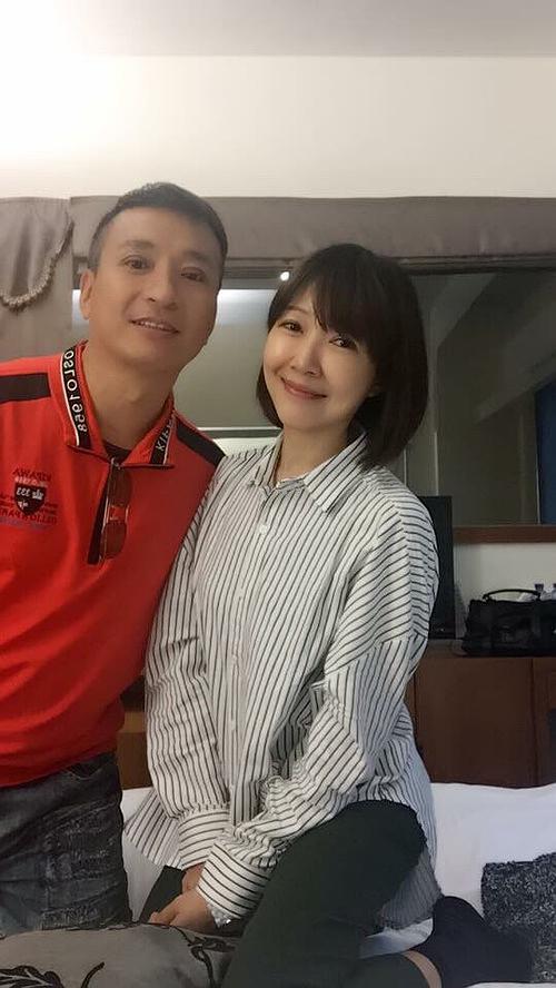 48-year-old Yu Haoran and her daughter are in the same frame as sisters. They are in good shape ...