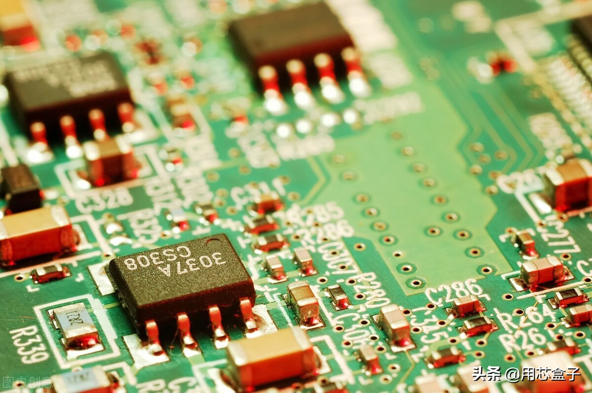 Using plastic to make chips, the world's first flexible native 32-bit ...