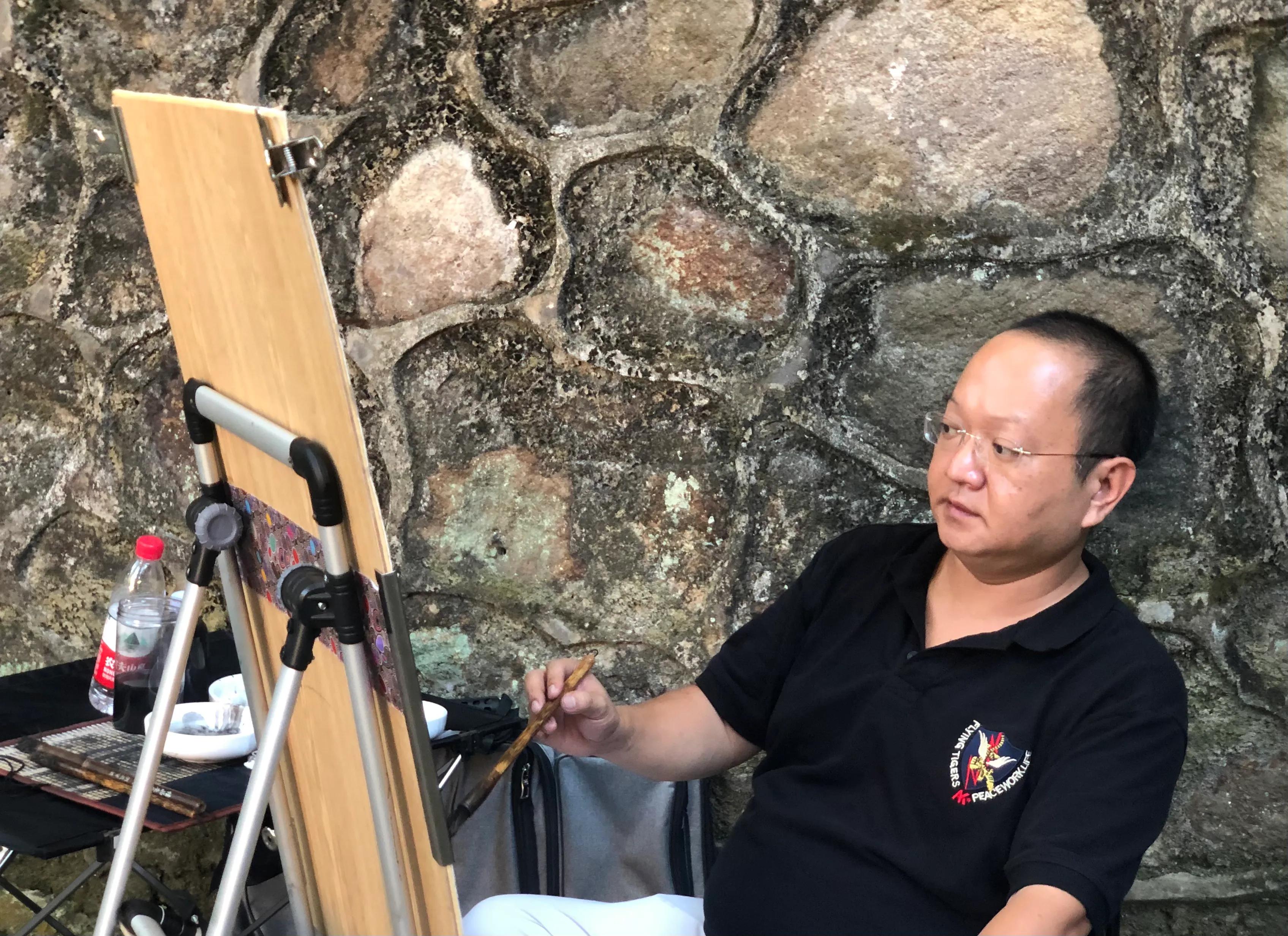 [Chen Dehong: I have been sketching from life in the sound of nature ...