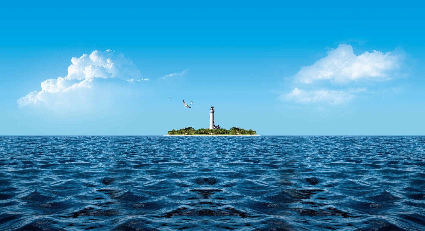 The longest island reef in the South China Sea, surrounded by military ...