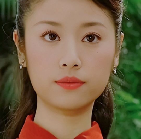 Lu Ruping in "Deep Love in the Rain" - iNEWS