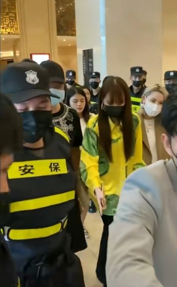 The girl Zhao Benshan hosted the wedding of her apprentice Internet ...