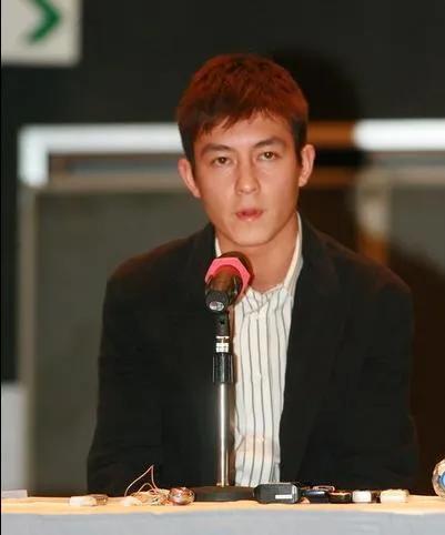 One Edison Chen, one Li Zongrui, the two poles of life, one to ...