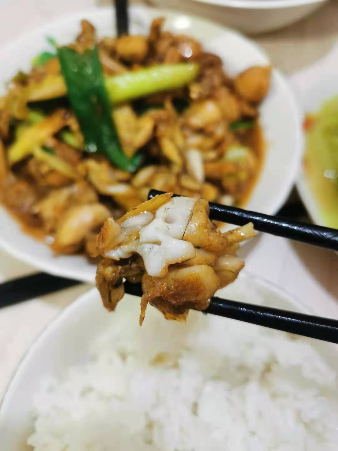 A super big bullfrog, the braised bullfrog made will make you drool - iNEWS