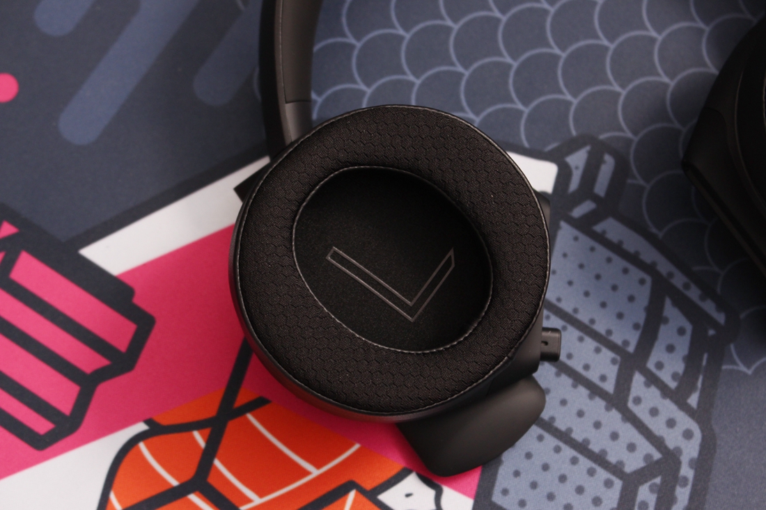 Alienware 510H gaming headset + AW521BR Bluetooth receiver out of the ...