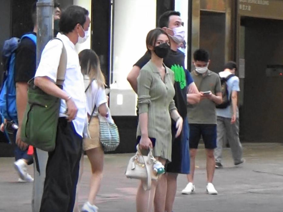 Gambling King's son He Youqi is dating Xinhuan, his 21-year-old ...