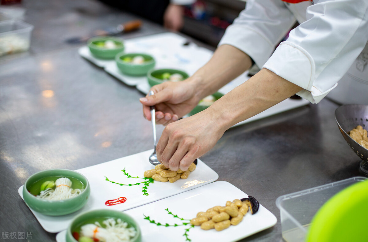 Do you dare to eat puffer fish naked?Before moving the chopsticks, my ...