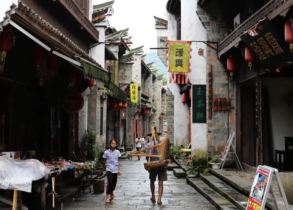 "Hometown Month" a book, a library of spoken dialects - iNEWS