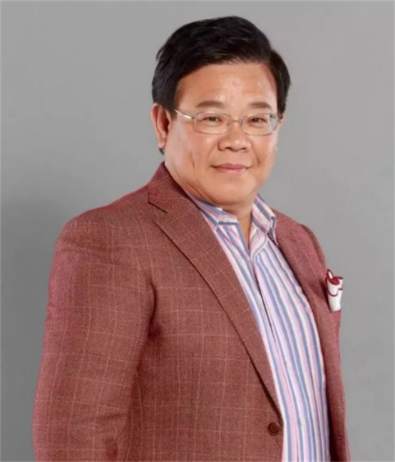 The 60-year-old host, Zheng Da, is now at the age of retirement, but ...