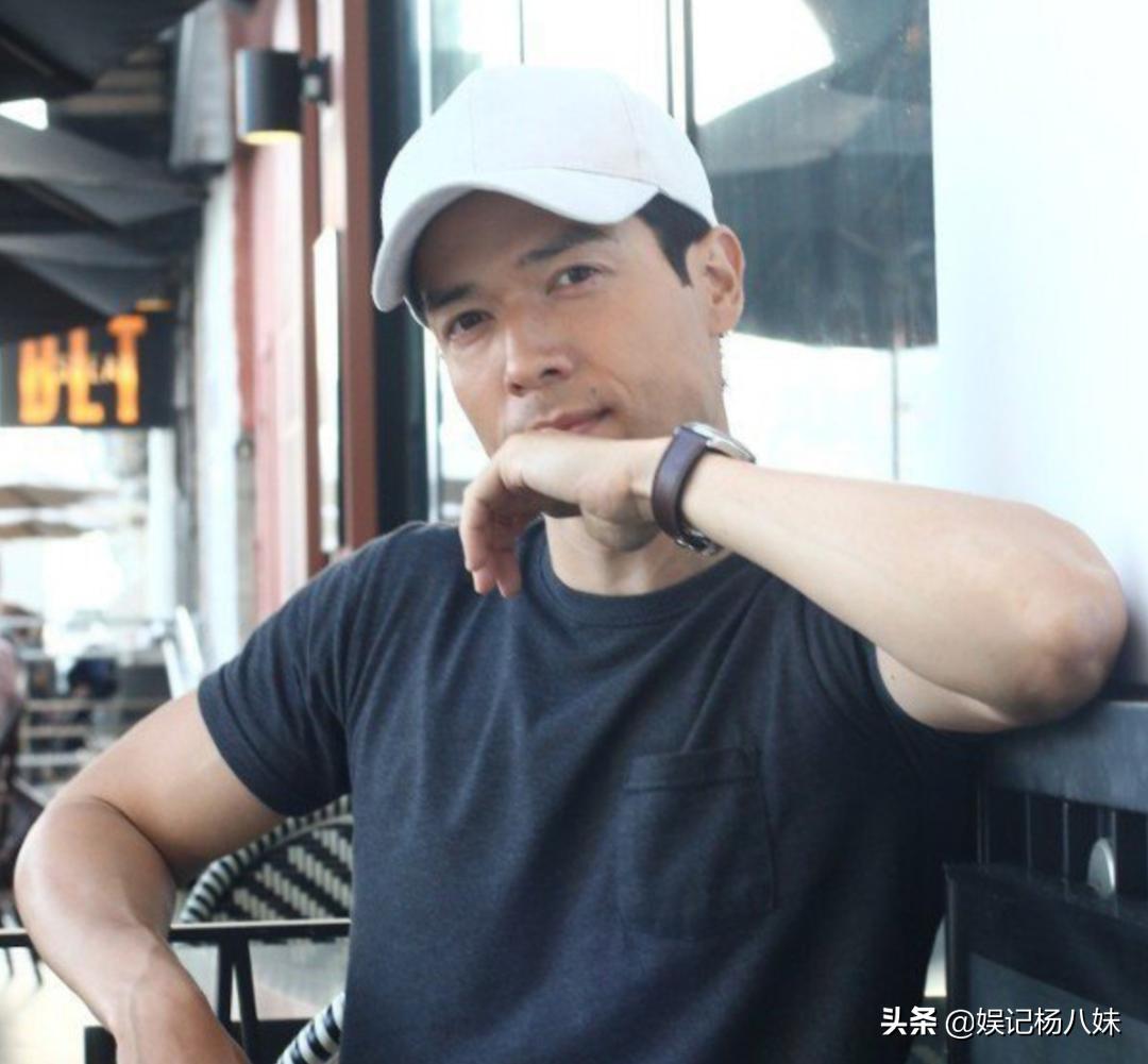 The captain entered TVB as an actor, and his monthly salary was reduced ...