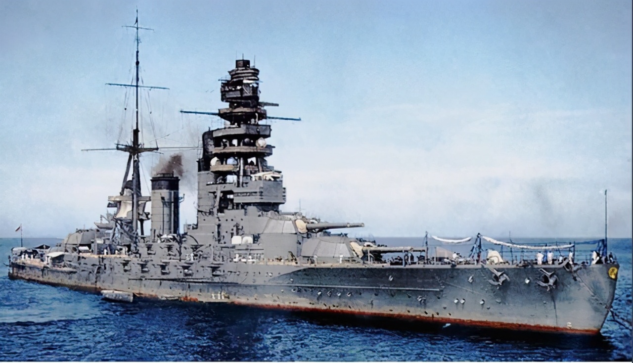 Japan's strongest warship, carrying two atomic bombs without sinking ...