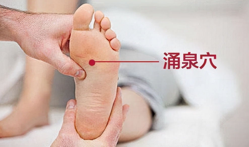 Press acupuncture points that can prolong life, doctor: Yongquan point ...